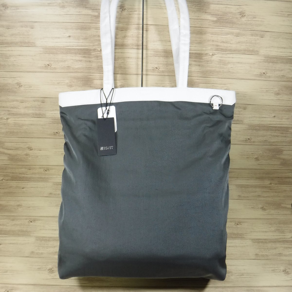 Yahoo!オークション - BB519 イズイット 定価17600円 B4サイズ 撥水 軽...