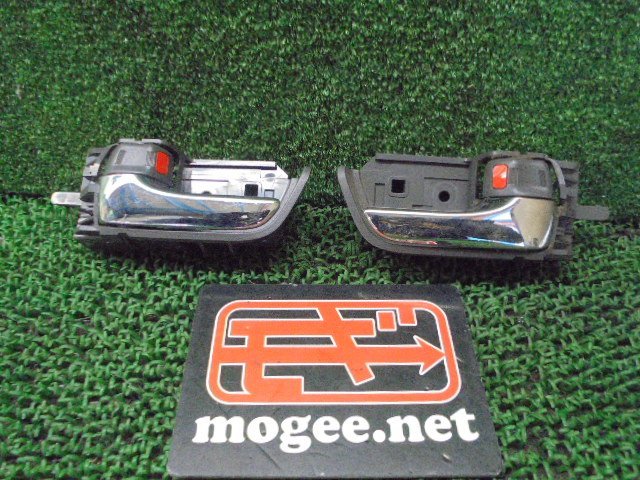 Yahoo!オークション - 8FB4577 DB6-2)) トヨタ アイシス ZGM10W 後期型...