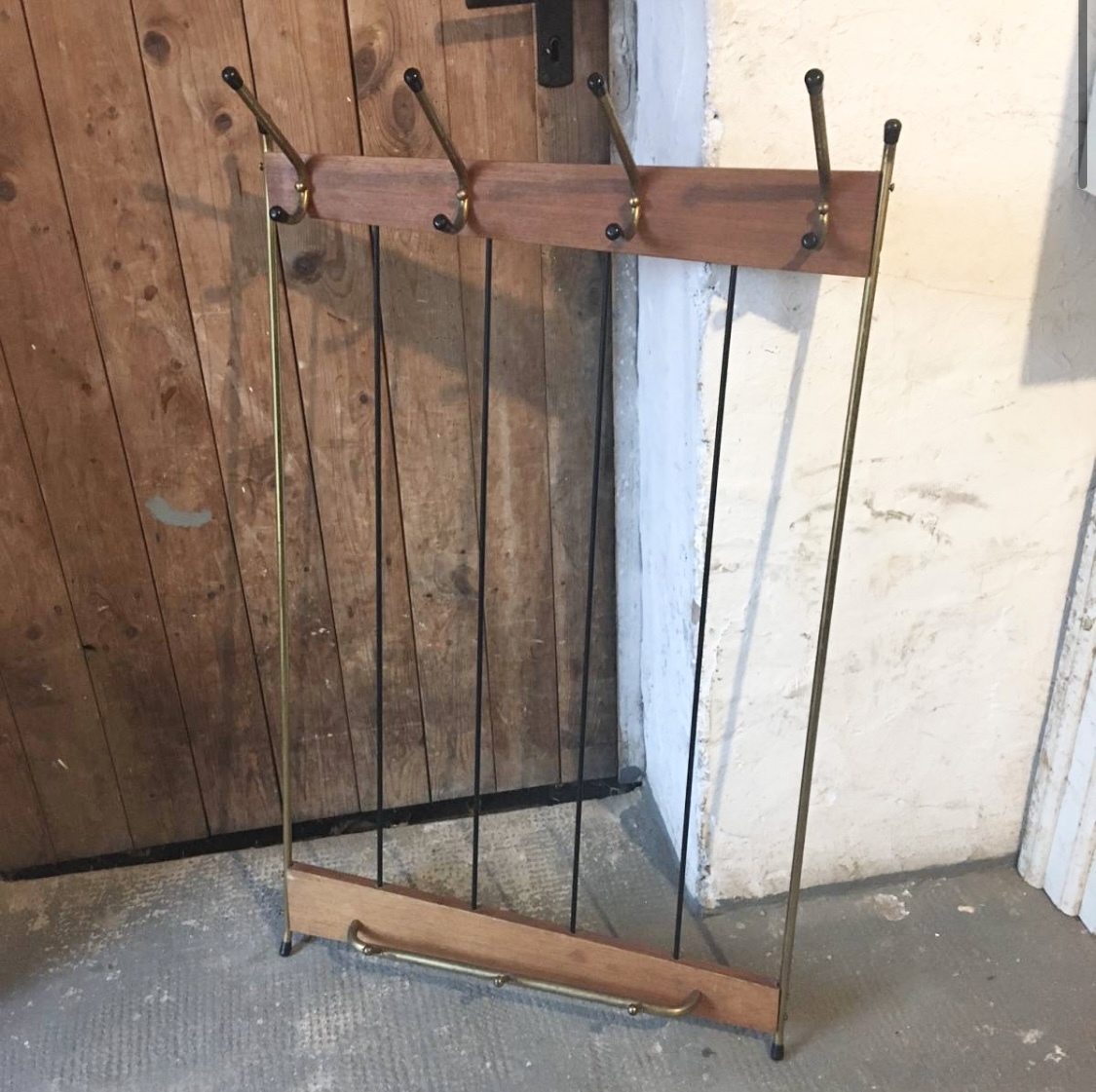 北欧 ヴィンテージ シェルフ ハットラック フック 木 チーク 真鍮 スペースエイジ店舗什器ミッドセンチュリー ストリングstring shelf(雑貨)｜売買されたオークション情報 ...