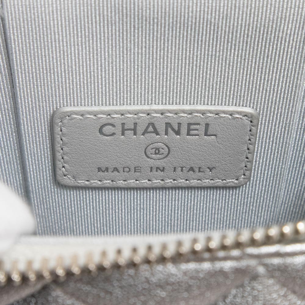 新品・未使用品)シャネル CHANEL バニティ フォンケース 新品・未使用品)シャネル CHANEL バニティ フォンケース