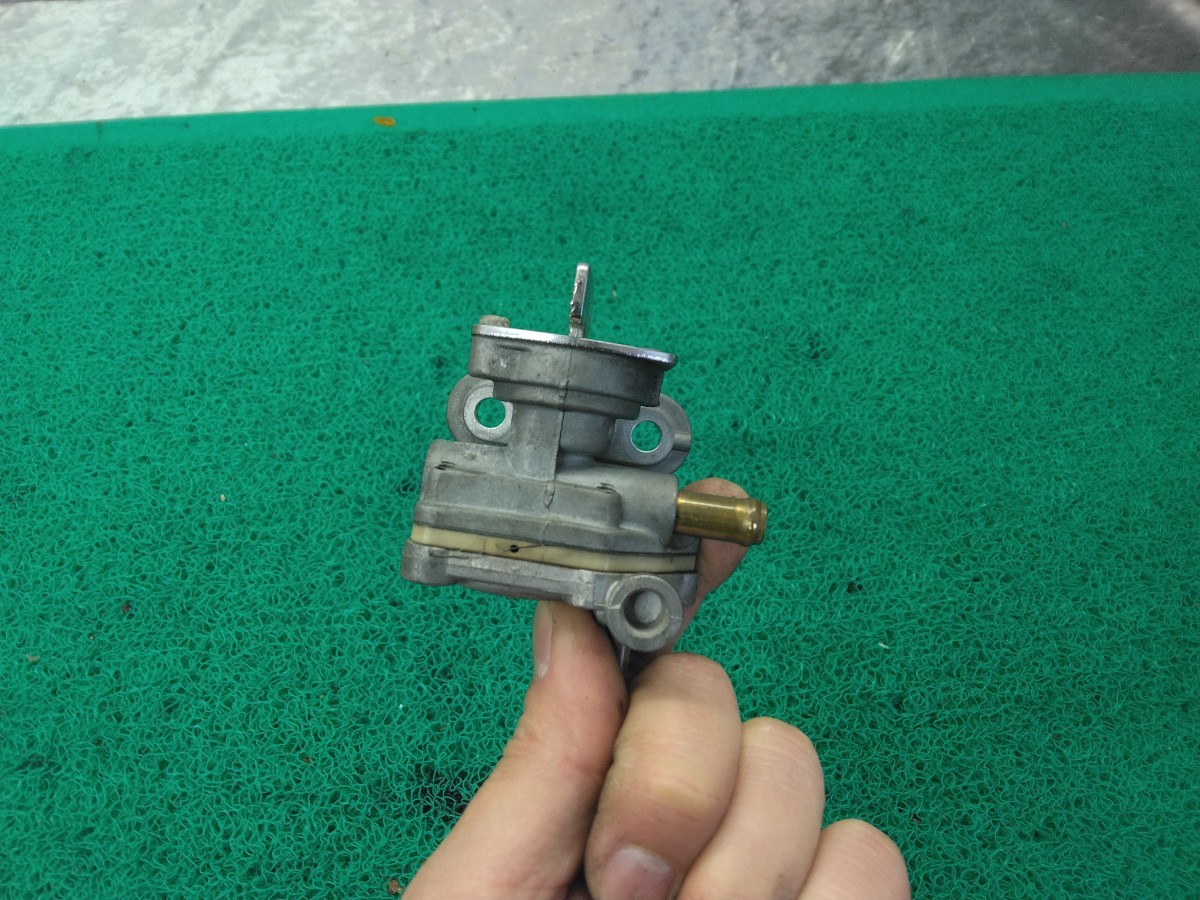 Yahoo!オークション - 0136 ゼファー750 純正 燃料コック（検 ゼファー...