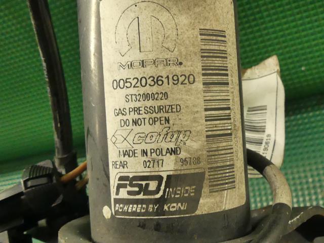 Yahoo!オークション - ジープ レネゲード ABA-BU14 右リアストラットAS...