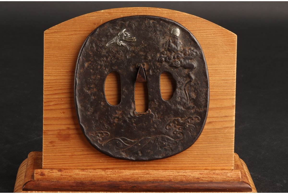 URA 江戸期/無銘/鉄地銀象嵌荒波に鶴仙人図丸形鍔/148g/9-2-47 検索 骨董/刀装具/外装/拵え/甲冑/鐔/鍔/小柄(鍔、刀装具)｜売買されたオークション情報、yahooの商品情報 ...