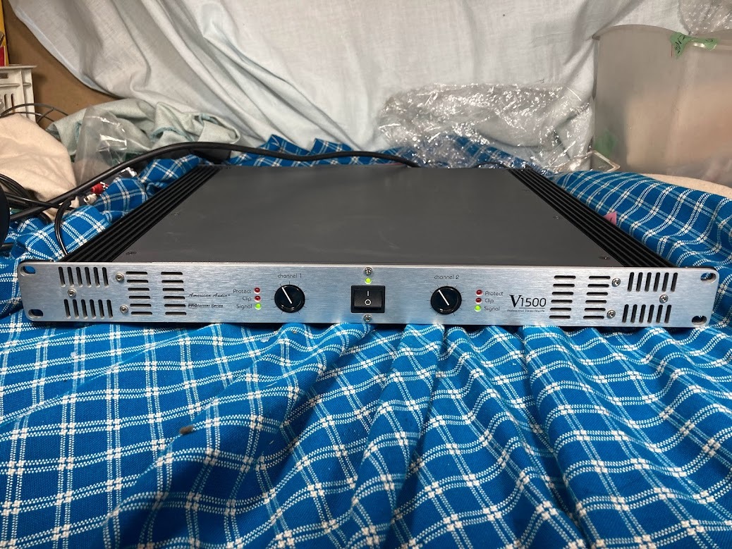 Bibian 比比昂- プロ用アンプを家庭用にAmerican Audio 1Uサイズ Bibian 比比昂- プロ用アンプを家庭用にAmerican Audio 1Uサイズ