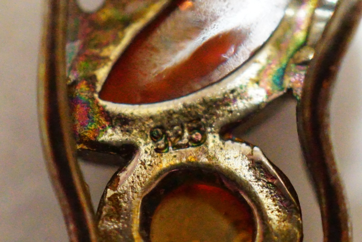 1961 天然琥珀 クロス ペンダント ネックレス ヴィンテージ アクセサリー SILVER 925刻印 アンティーク コハク アンバー 装飾品(アンバー、琥珀)｜売買されたオークション情報 ...