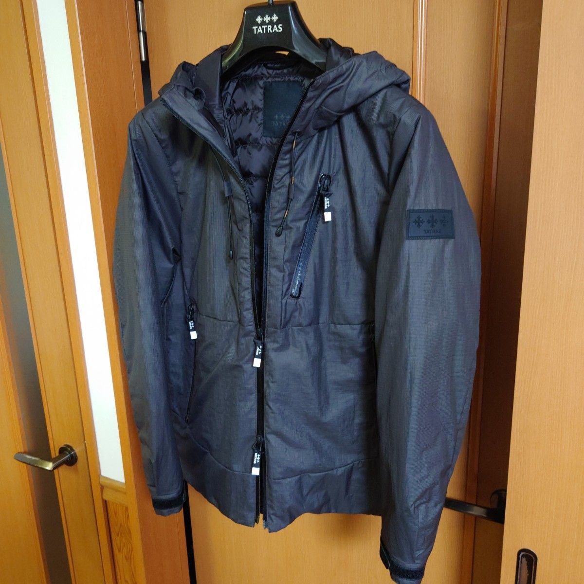 お値下げ 希少美品 TATRAS ALDAFAR MTAT22S4827-D ライトダウン お値下げ 希少美品 TATRAS ALDAFAR MTAT22S4827-D ライトダウン