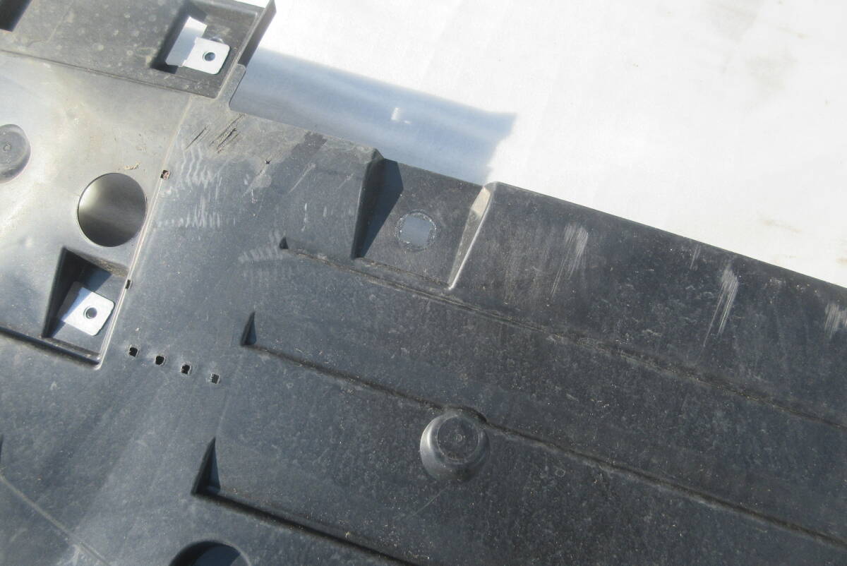 Yahoo!オークション - ベンツ W177 純正 フロントアンダーカバー （242...