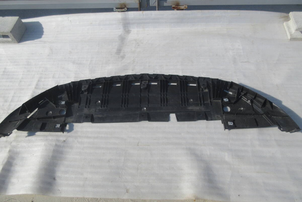 Yahoo!オークション - ベンツ W177 純正 フロントアンダーカバー （242...