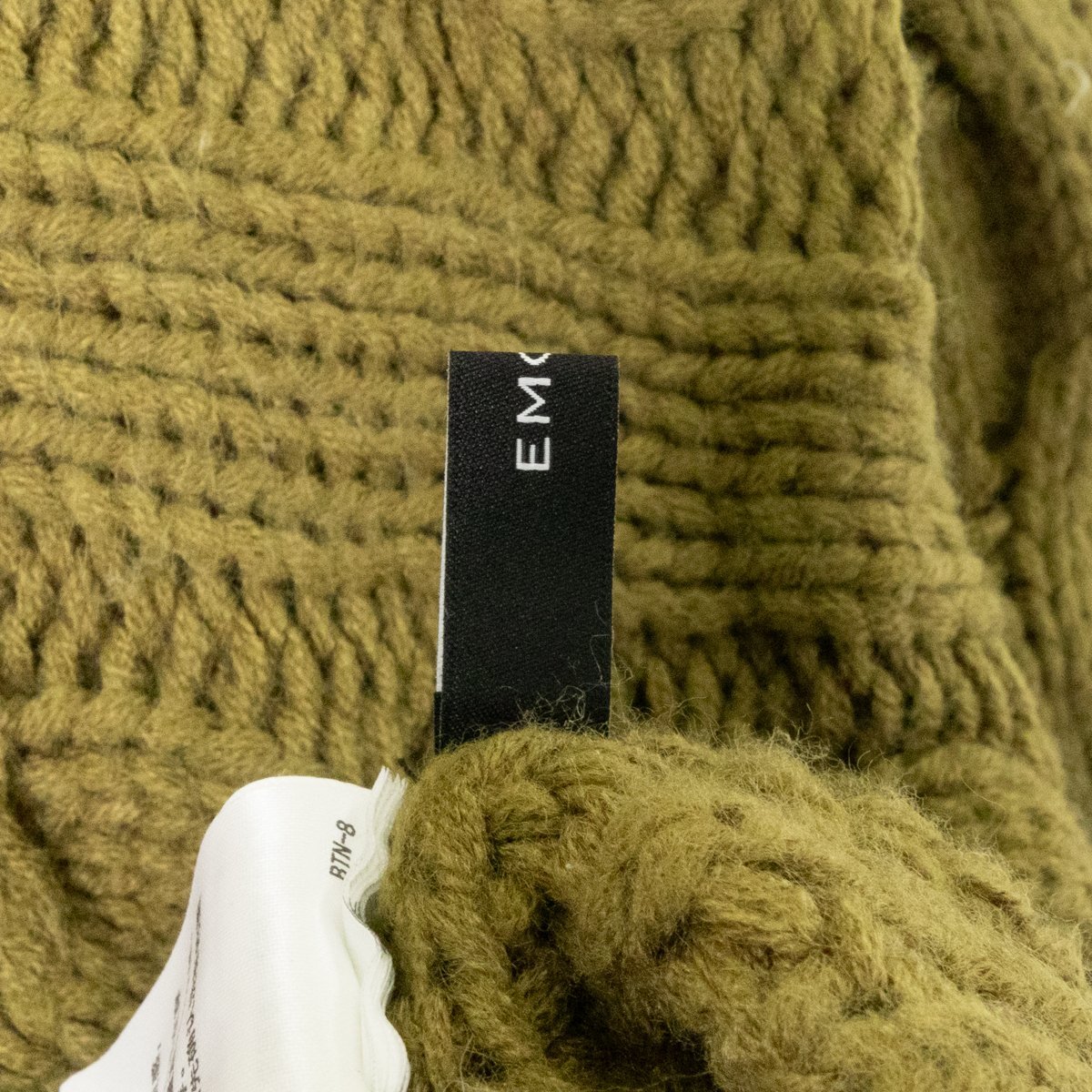 Yahoo!オークション - EMODA エモダ バルキースリットショルダーニット...