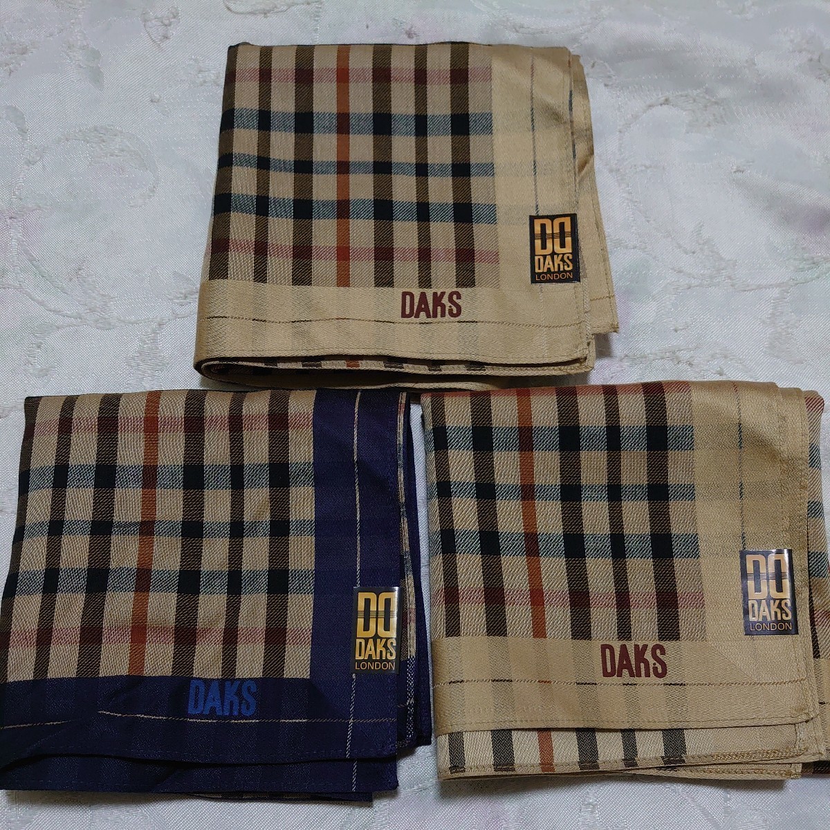 Yahoo!オークション - DAKS ダックス ハンカチ3枚セット
