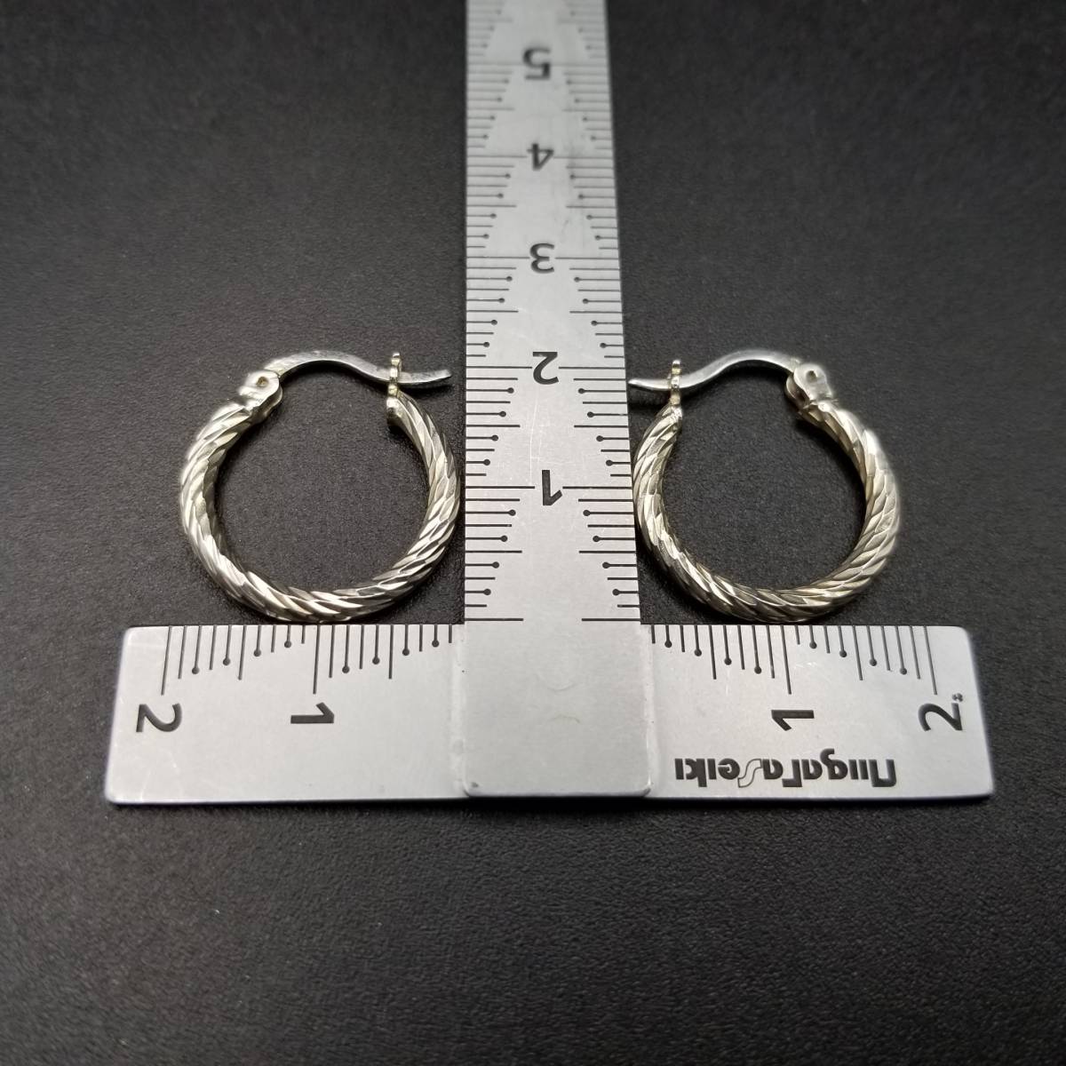 Yahoo!オークション - ねじり ツイスト フープ リング シンプル スタイ...