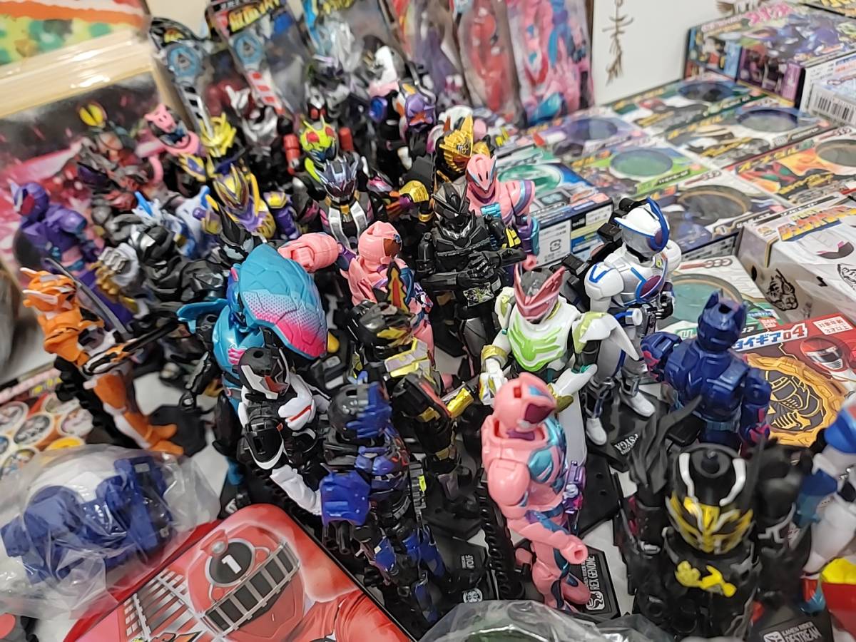 Yahoo!オークション - T068[14]T44(特撮フィギュア) ジャンク 約10.5kg...