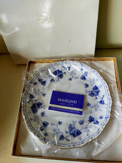 Yahoo!オークション - 未使用品 NARUMI ナルミ ボーンチャイナ 皿