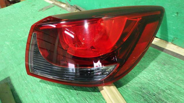 Yahoo!オークション - デミオ DBA-DJ3FS 右テールランプ 13S 41V 220-1...