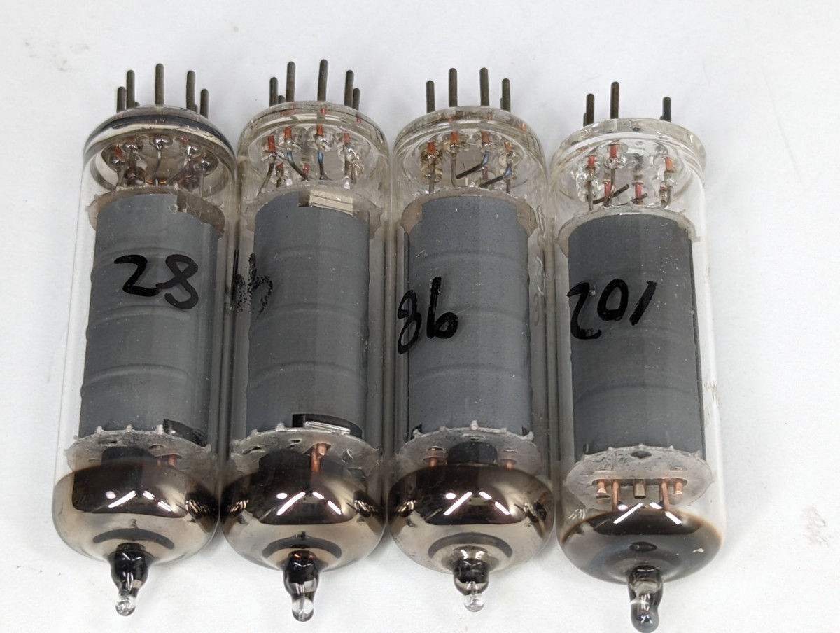 Yahoo!オークション - 17113 東芝 6AQ5 4本 TV-7D/Uにて試験済み TOSHI...