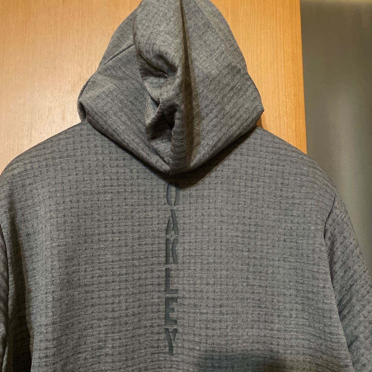 人気 blueloom購入『OAKLEY』ワンポイントロゴZIPフーディ 人気 blueloom購入『OAKLEY』ワンポイントロゴZIPフーディ