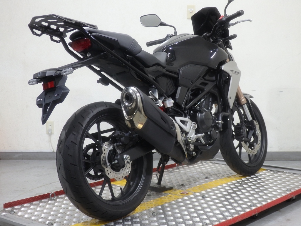 Yahoo!オークション - 【51594】 CB250R リアキャリア スクリーン付き ...