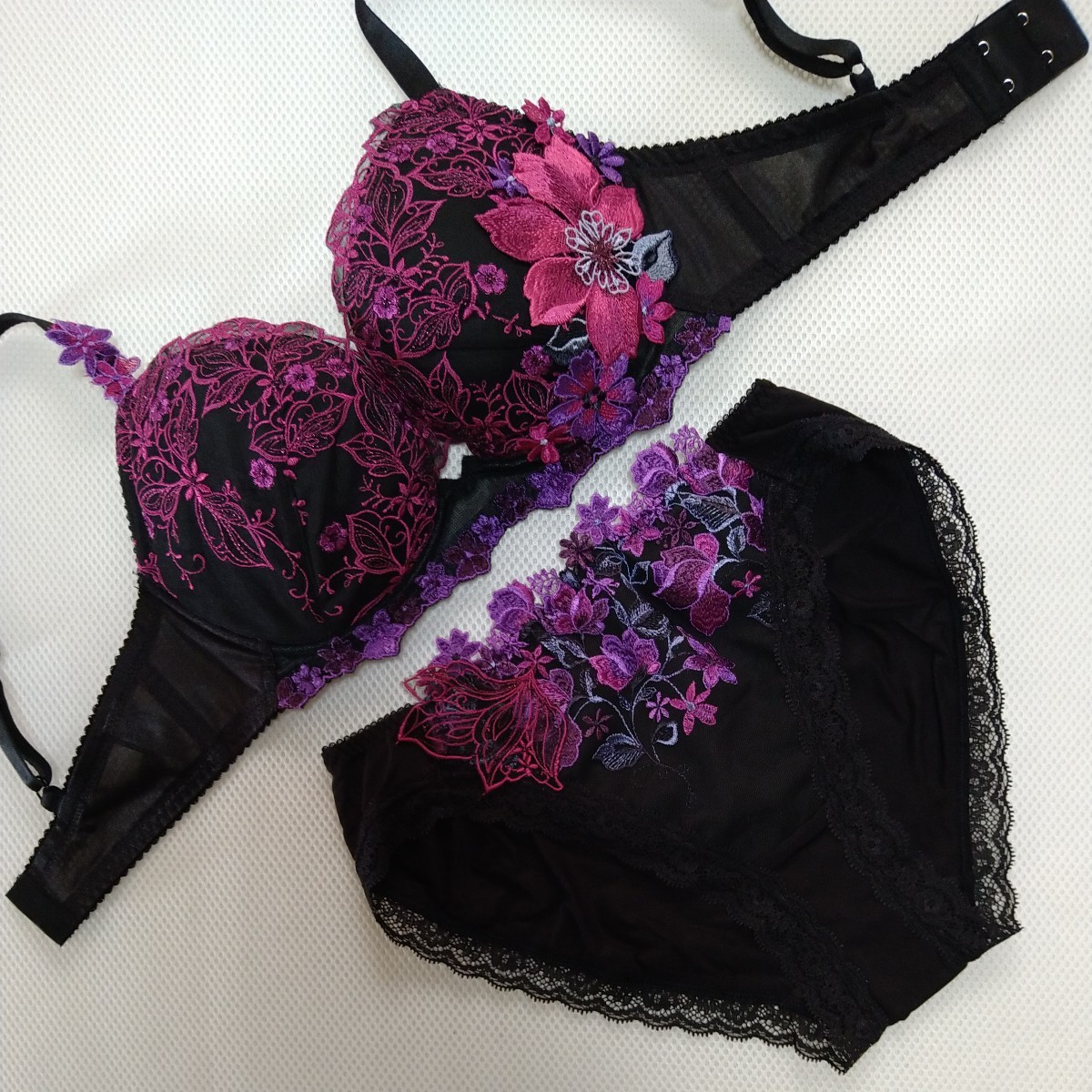 Yahoo!オークション - ワコール サルート33 グループ「おとめ座」フロ...