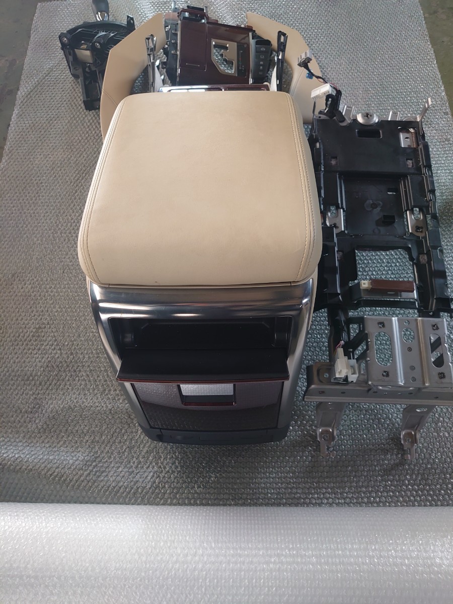 Yahoo!オークション - アルファード 30 AYH30 センターコンソール シフ...