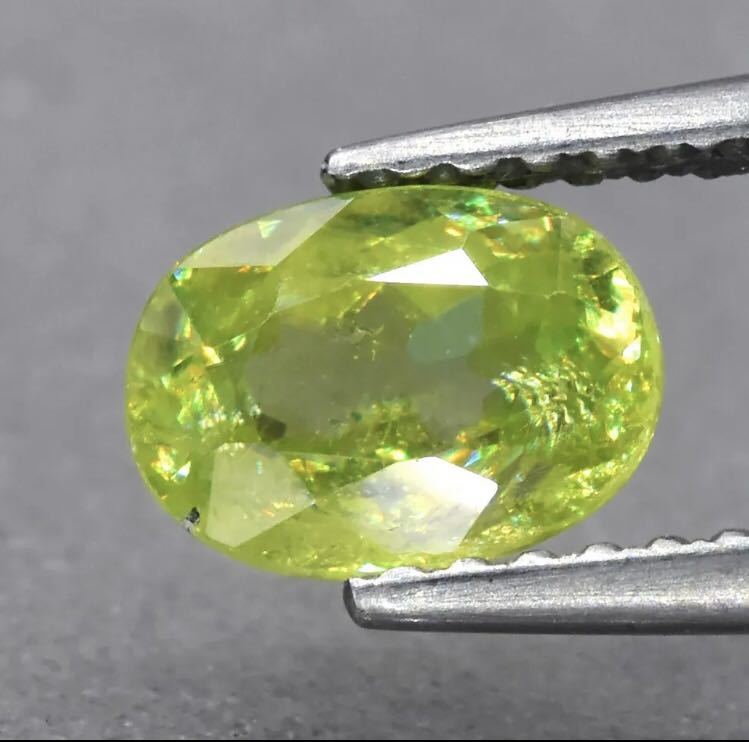 Yahoo!オークション - 非加熱 天然スフェン 0.98 Ct カラット