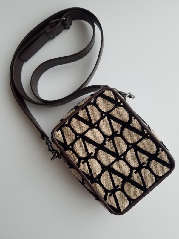 新品 VALENTINO GARAVANI ヴァレンティノ ガラヴァーニ ロコ 新品 VALENTINO GARAVANI ヴァレンティノ ガラヴァーニ ロコ