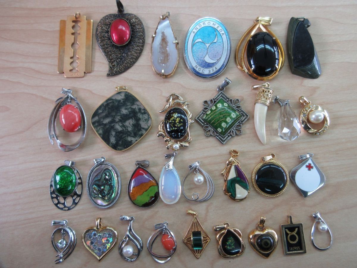 B54 ヴィンテージ ビンテージ ペンダントトップ ネックレストップ アクセサリー 大量 まとめ売り まとめ TIA(その他)｜売買されたオークション情報、yahooの商品情報をアーカイブ公開 ...