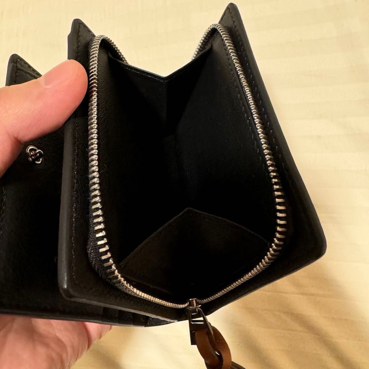 LOEWE ロエベ ジブリ コラボ 二つ折り財布 本革 まっくろくろ LOEWE ロエベ ジブリ コラボ 二つ折り財布 本革 まっくろくろ