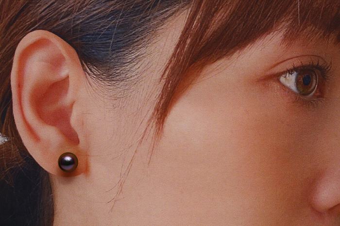 タヒチ黒蝶真珠パールイヤリング 11mm マルチカラー もの凄い タヒチ黒蝶真珠パールイヤリング 11mm マルチカラー もの凄い