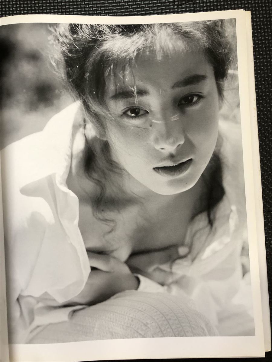 日本代購代標第一品牌【樂淘letao】－宮沢りえ 写真集 『Santa Fe/サンタフェ』 1991年11月14日 発行 篠山紀信 撮影 女優 モデル 美少女 セクシー★W47a2402