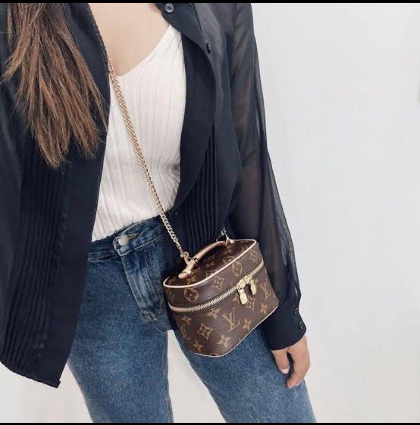 新品未使用】LOUIS VUITTON ルイヴィトン モノグラム ニース 新品未使用】LOUIS VUITTON ルイヴィトン モノグラム ニース