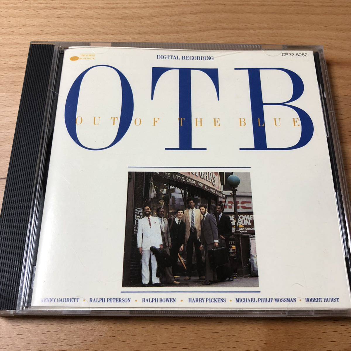 Yahoo!オークション - 【CD】アウト・オブ・ザ・ブルー／OTB