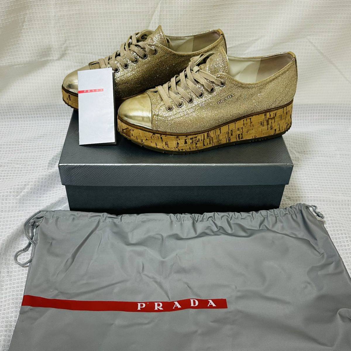 プラダスポーツ PRADA SPORT36 23.0-23.5cm相当 グリッターローカット コルクソール 厚底 レザー スニーカーゴールド系(女性用)｜売買されたオークション情報、yahoo ...