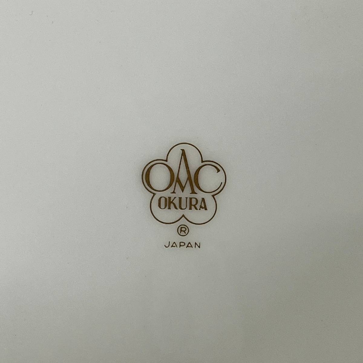 日本代購代標第一品牌【樂淘letao】－1円~【箱付】大倉陶園 OKURA CHINA. INC. 鳳凰 麒麟 蝶 雲 ゴールド×レッド 皿 平皿 プレート 直径約28cm 厚さ約2cm 食器 ...