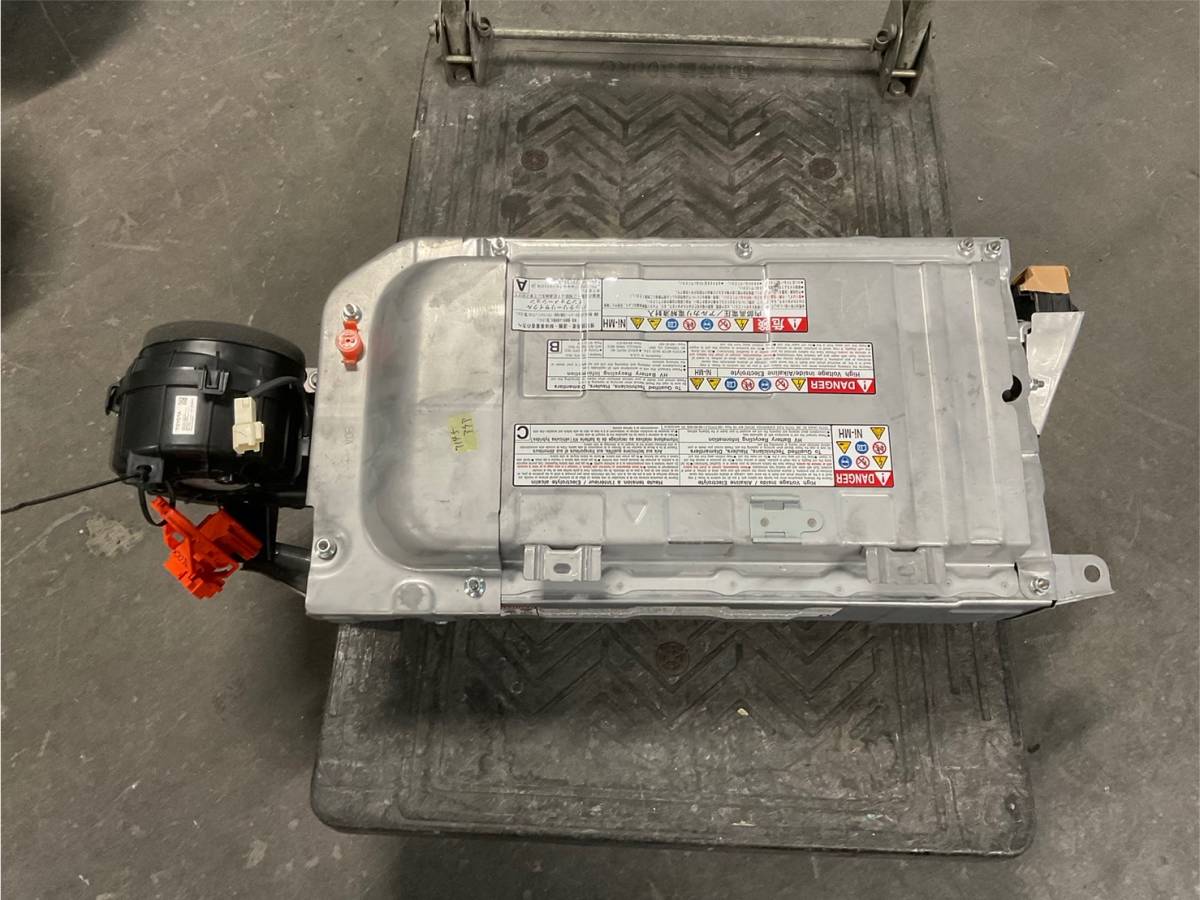 Yahoo!オークション - L98 トヨタ アクア NHP10 純正 HVバッテリー ハ...