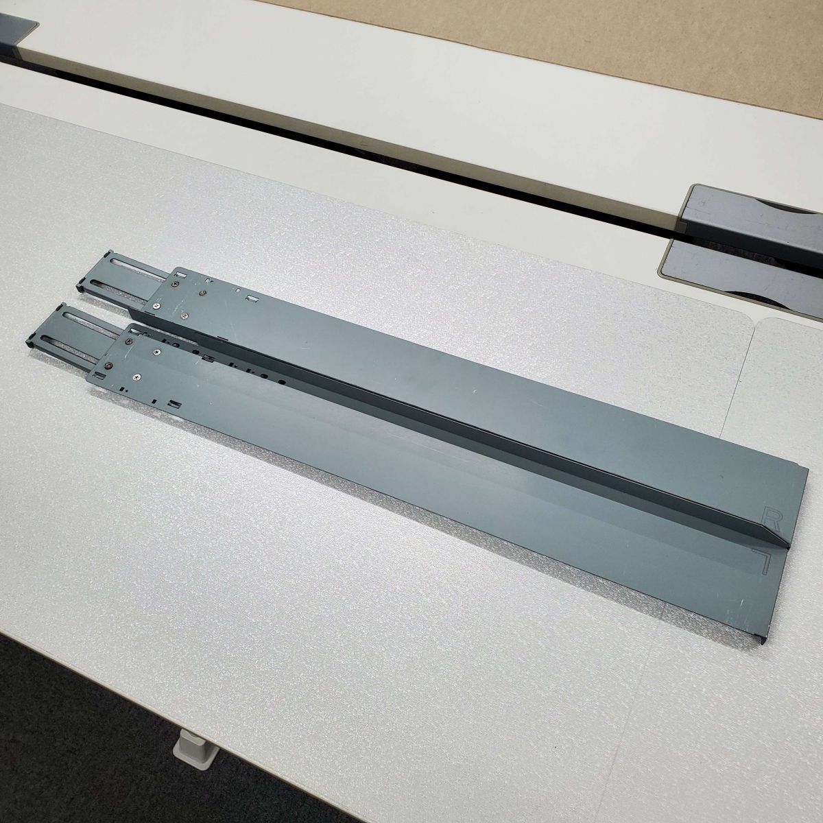 ＠T0689 セール中 秋葉原万世鯖本舗 Fujitsu ラックマウントレールキット ETERNUS DX60/DX80/DX100/DX200 S2 S3 S4 S5等対応(富士通)｜売買さ ...