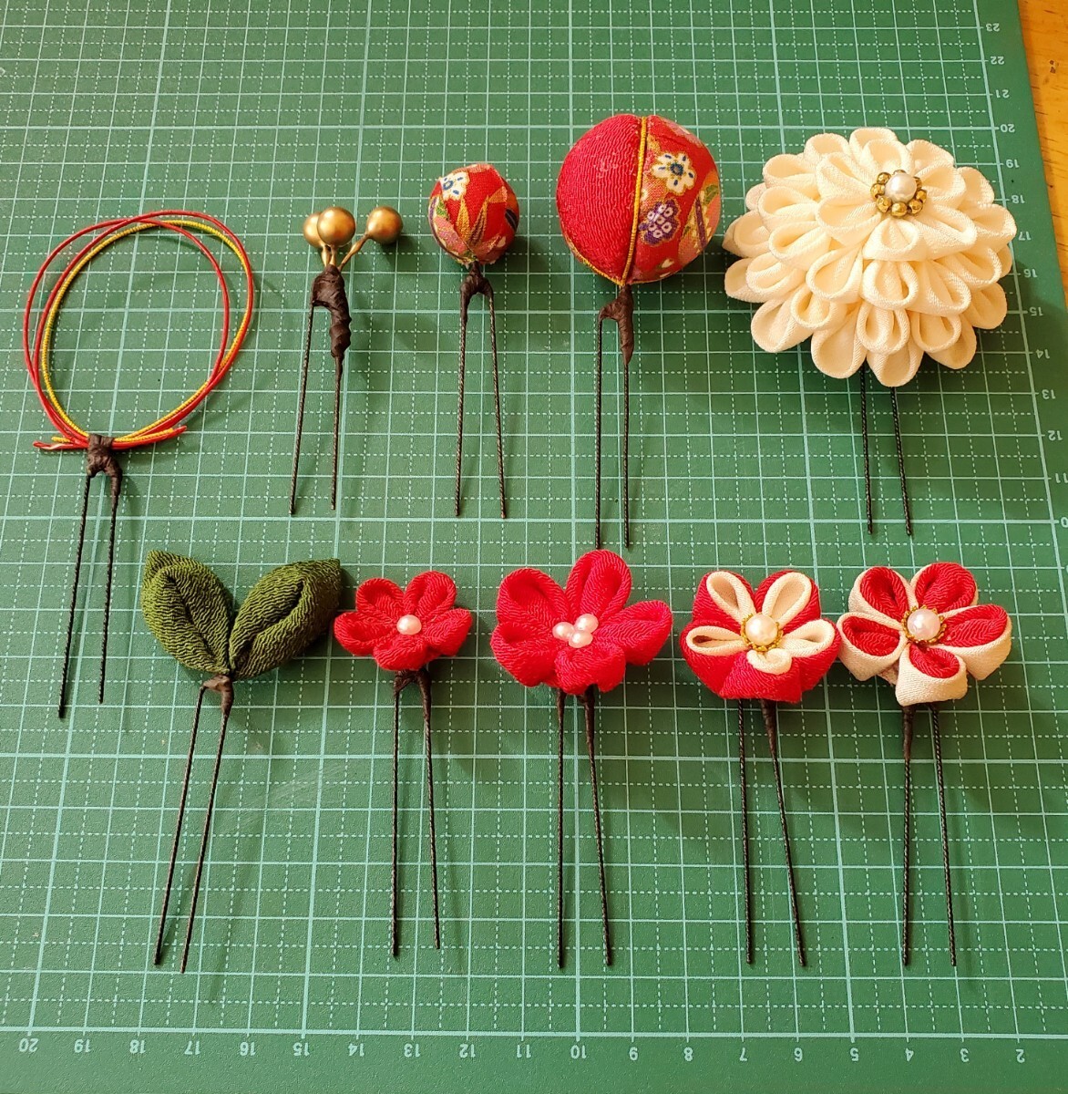 Yahoo!オークション - 和装髪飾り U001 成人式髪飾り 振袖用髪飾り 袴 ...