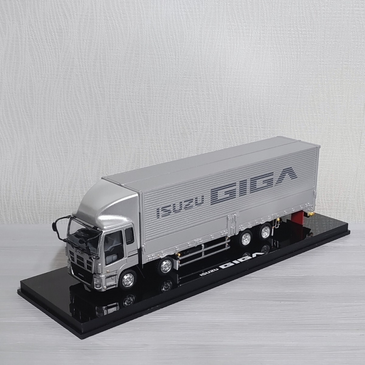 Yahoo!オークション - 1/43 ISUZU GIGA いすゞ ギガ 4軸 ダイ Yahoo!オークション - 1/43 ISUZU GIGA いすゞ ギガ 4軸 ダイ