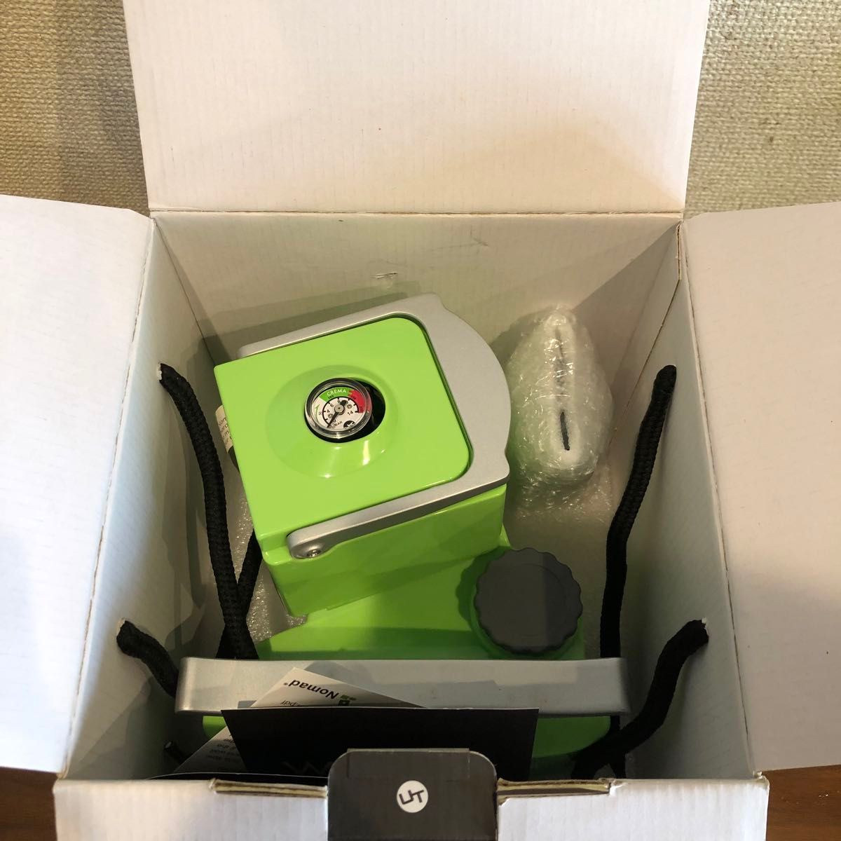 新品・未使用 NOMAD ESPRESSO MACHINE Luminescent Green|Yahoo 新品・未使用 NOMAD ESPRESSO MACHINE Luminescent Green|Yahoo