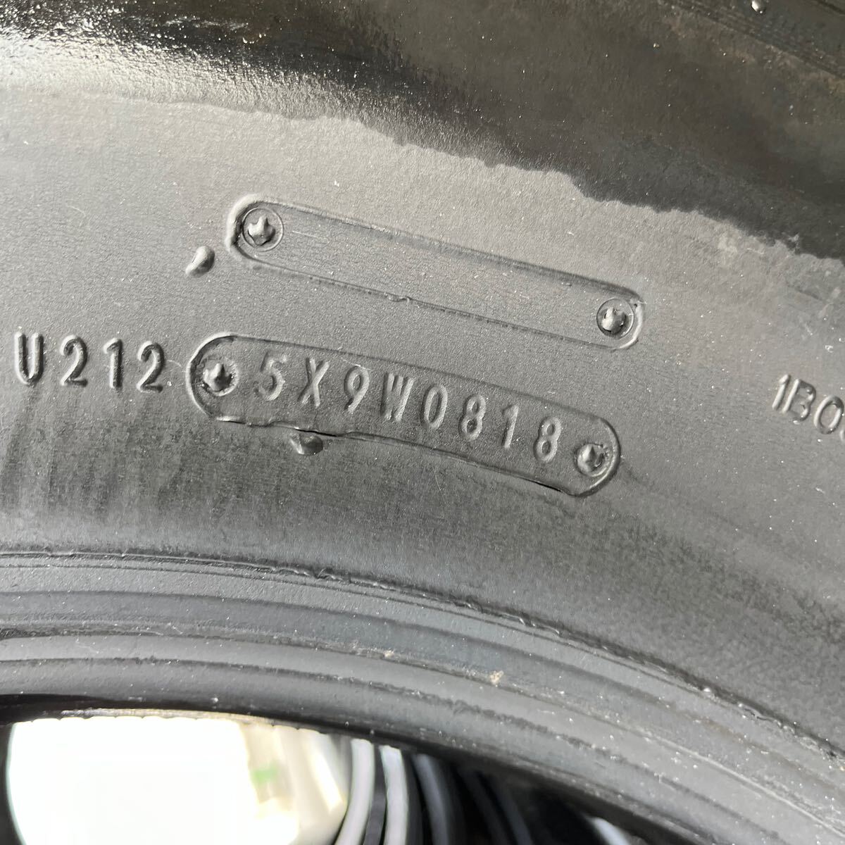 Yahoo!オークション - 9R19.5 14PR 再生 中古 ほぼ新品 M929 激安美品 ...