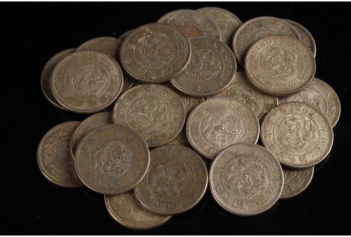 Yahoo!オークション - [URA]古銭/竜20銭銀貨28枚まとめて/明治7 18 20 ...