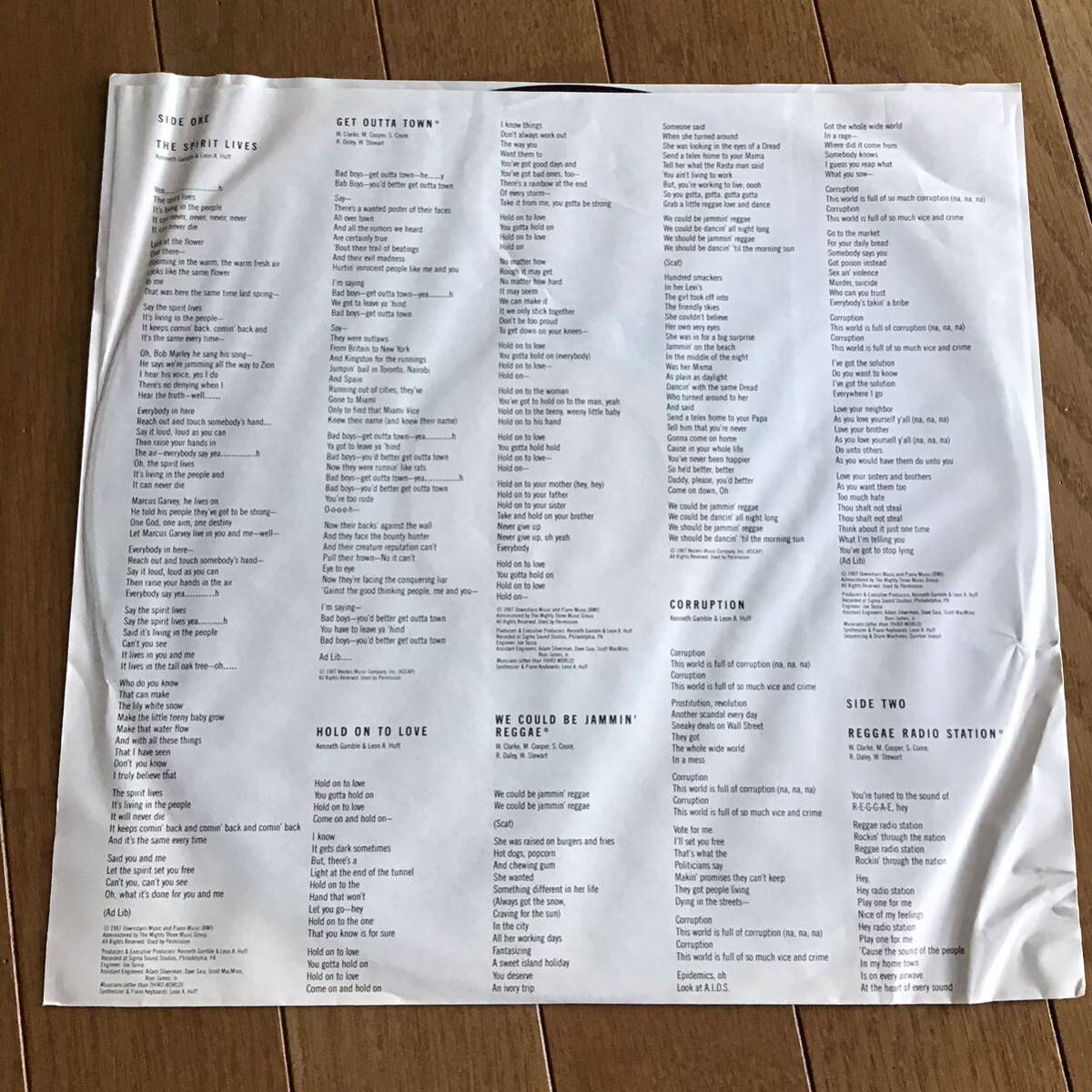 Yahoo!オークション - US盤 LP / THIRD WORLDサード・ワールド/HOLD ON...