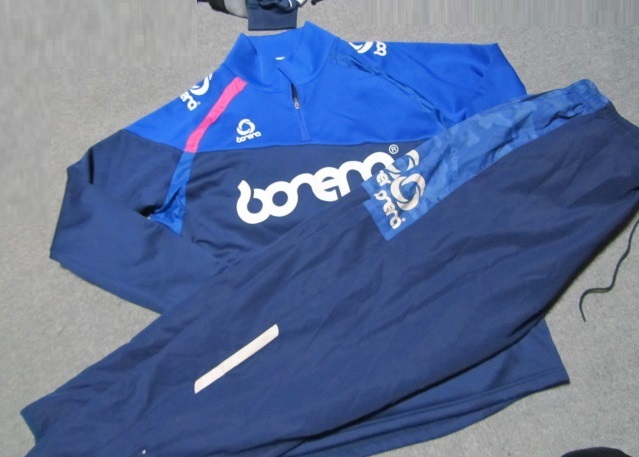 ボネーラ BONERA セットアップ 上下別種 Lサイズ(上下セット)｜売買されたオークション情報、yahooの商品情報をアーカイブ公開 - オークファン（aucfan.com）