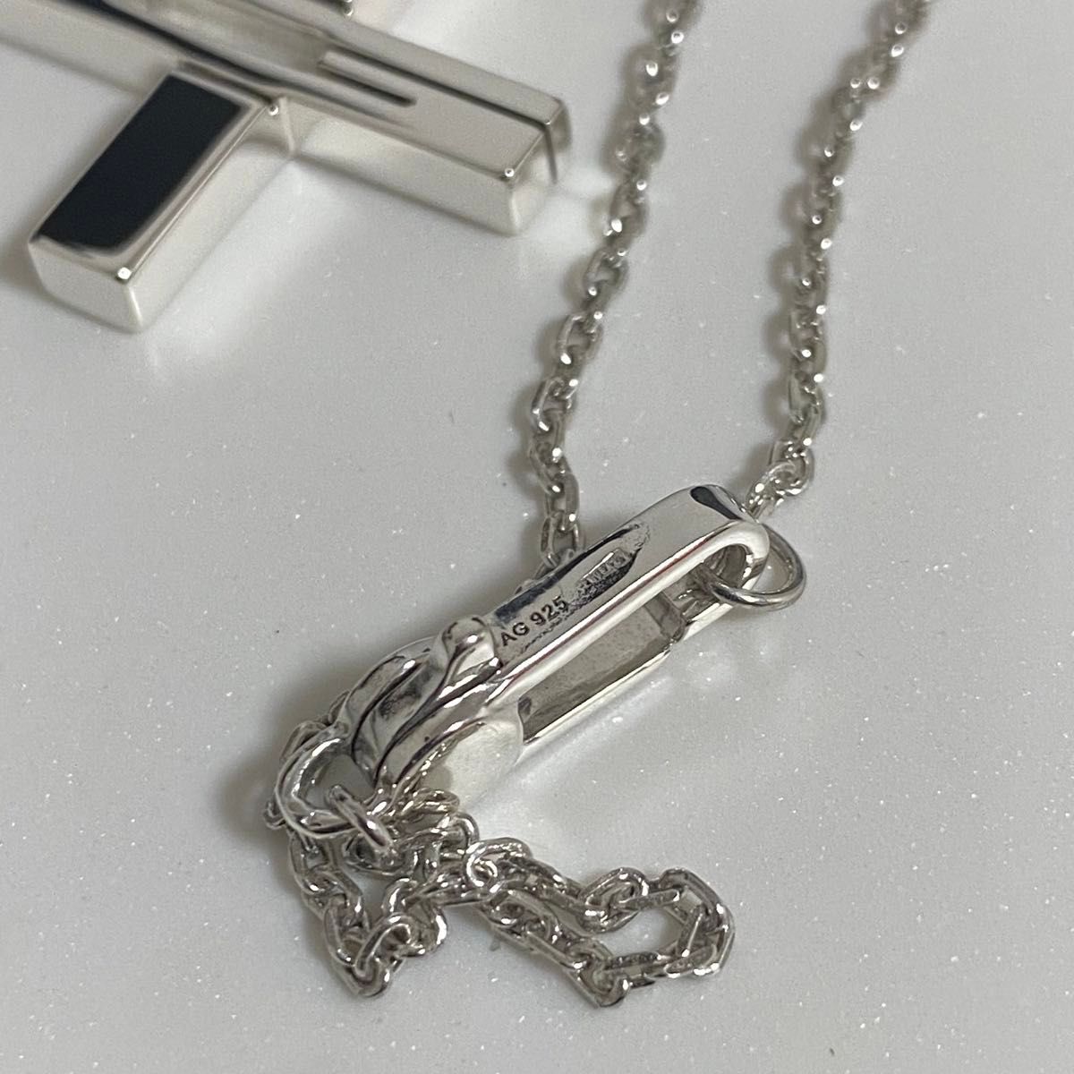 GUCCI 新品同様品 G刻印クロスネックレス 925silver 極美品 GUCCI 新品同様品 G刻印クロスネックレス 925silver 極美品