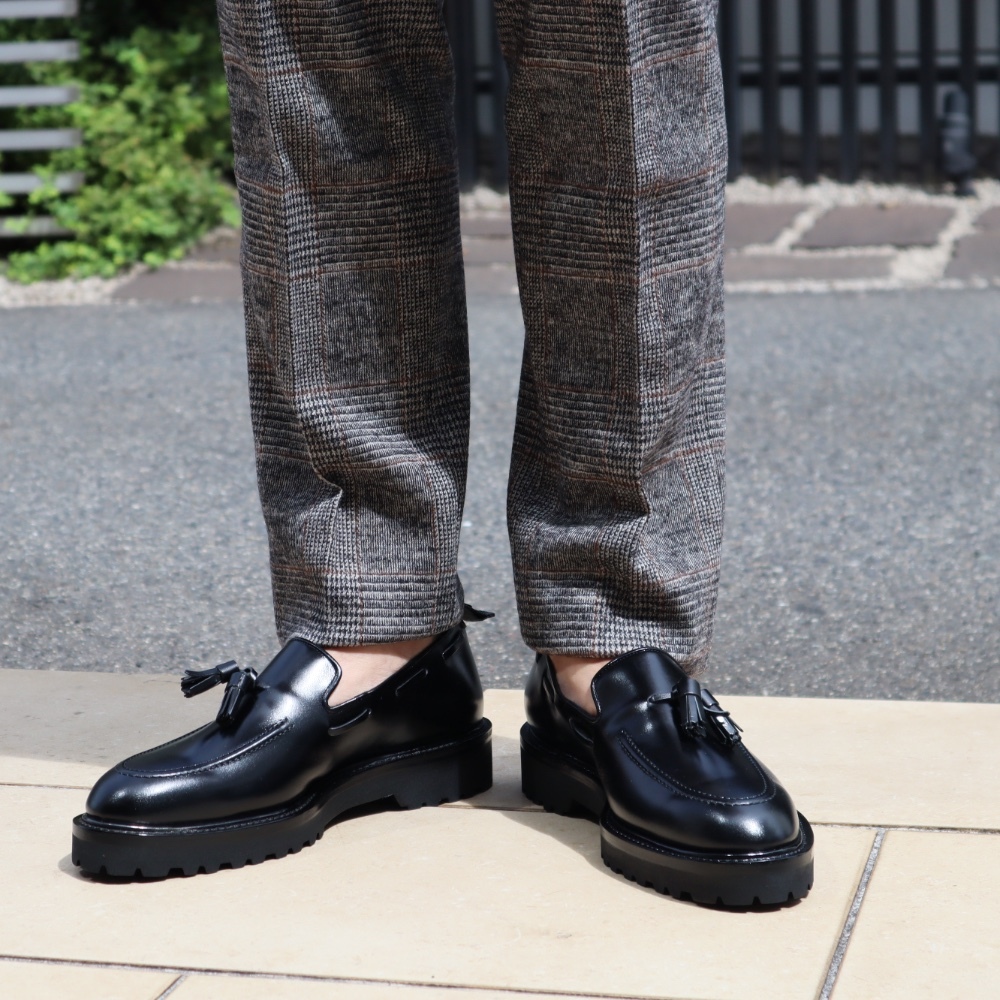 Yahoo!オークション - 送料無料 新品 WH タッセル ローファー 7 ブラッ...