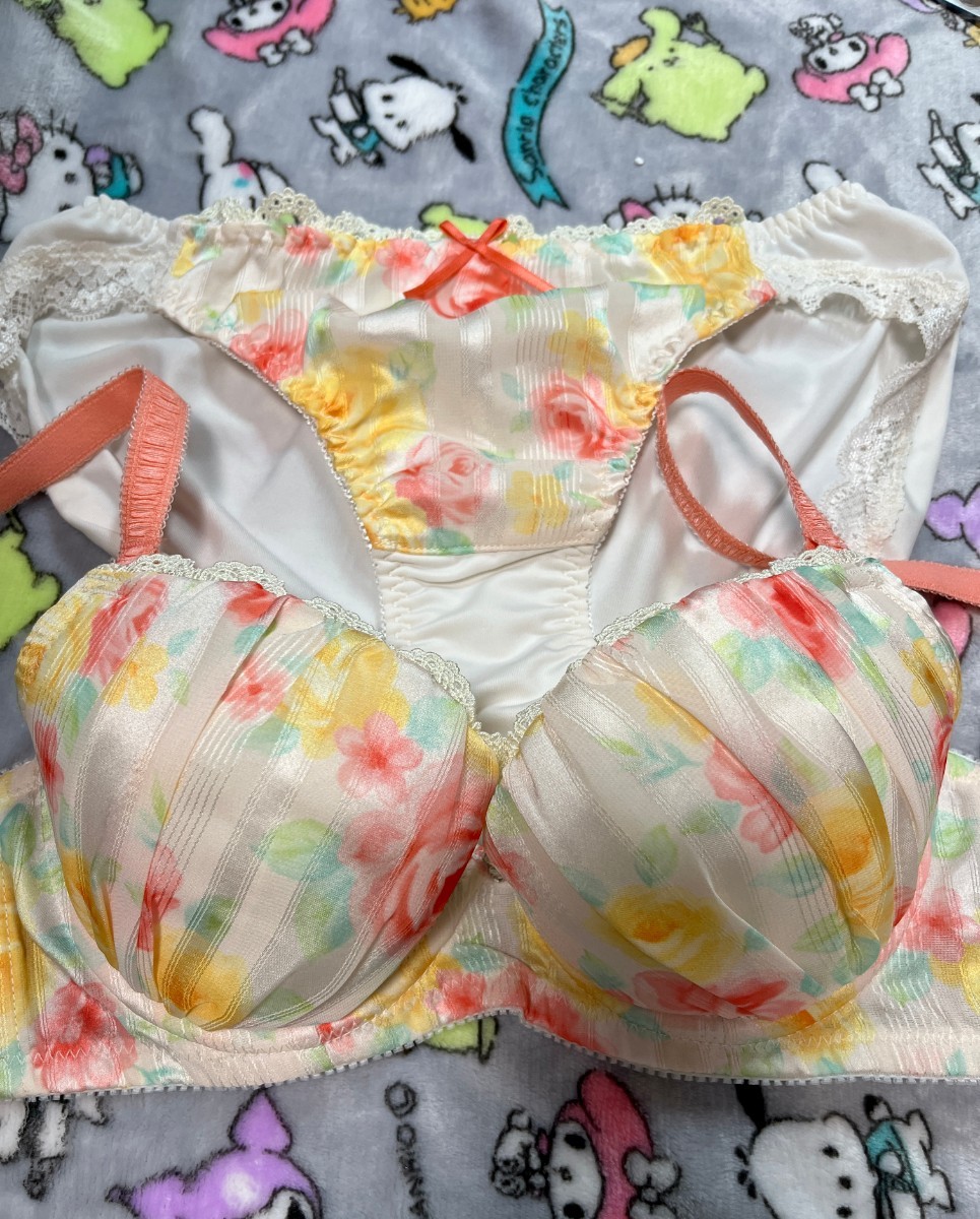 Yahoo!オークション - Dcup/ブラジャーショーツセット レディースイン...