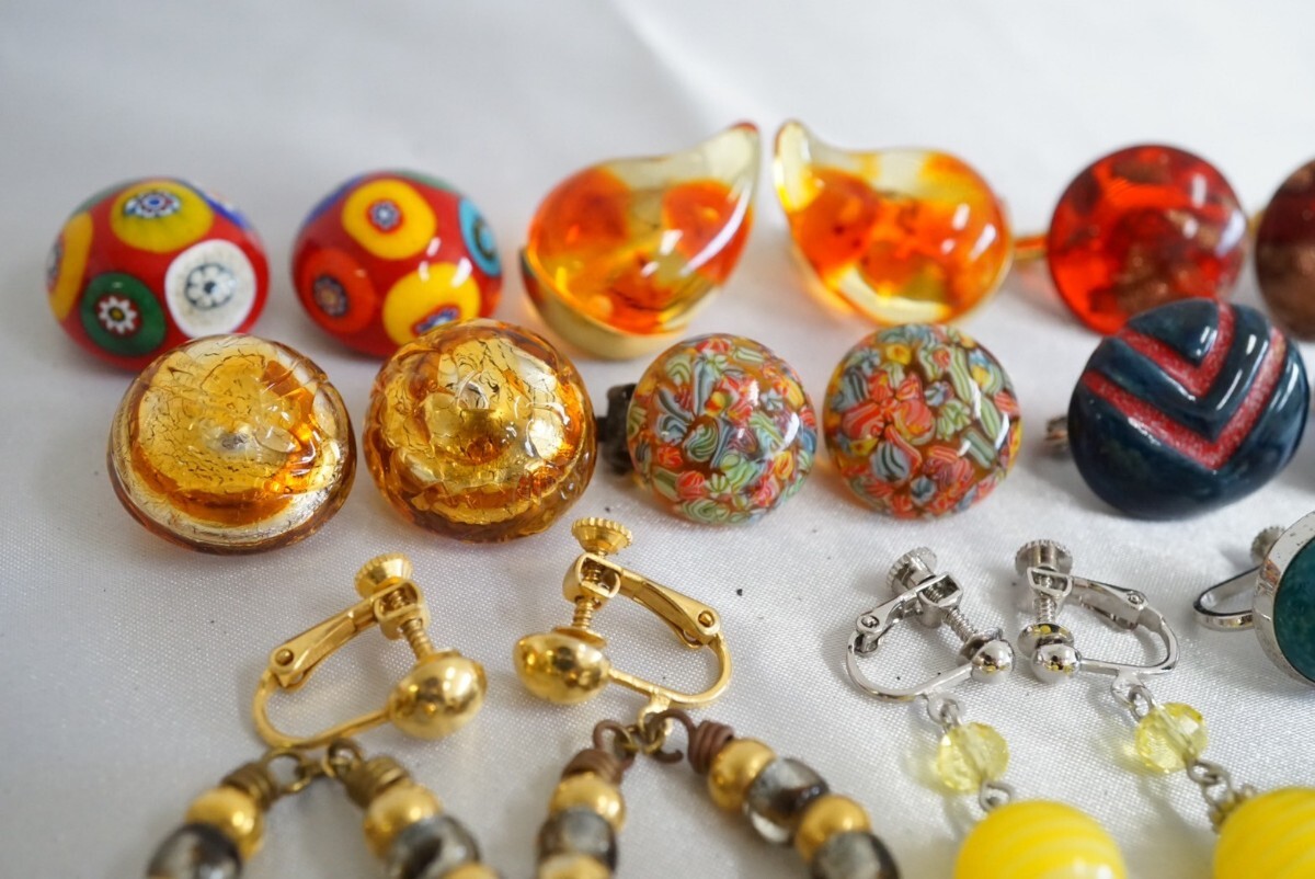 Yahoo!オークション - B141 海外製含む ガラス細工 陶器など イヤリン...