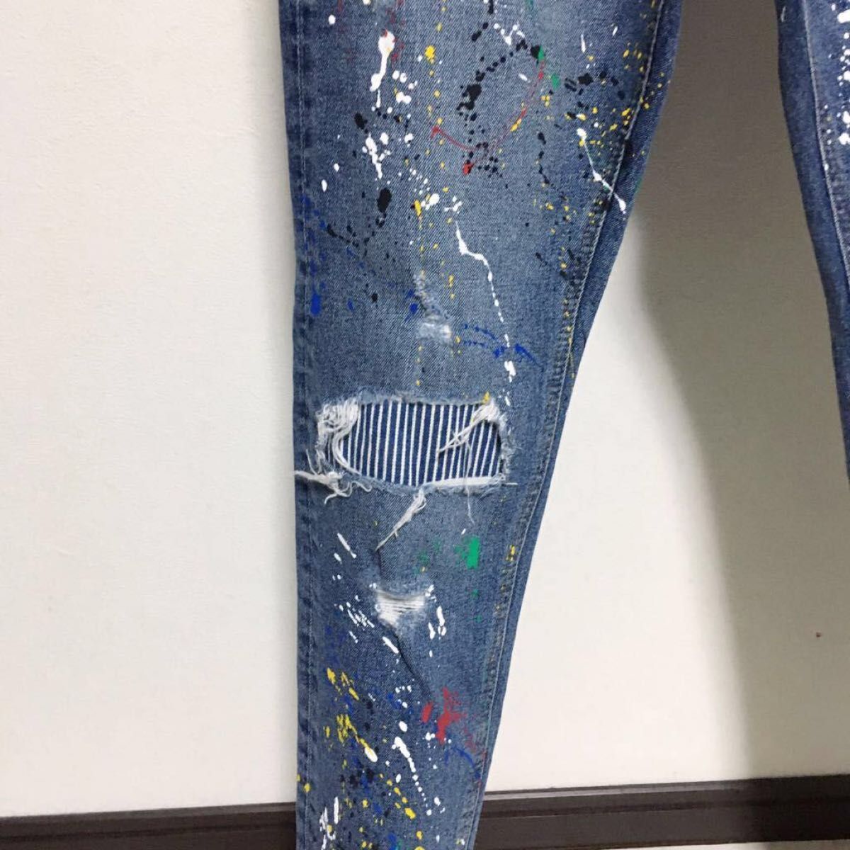 デザイン性抜群 ペイント ZARA MAN ストライプ ダメージ デニム デザイン性抜群 ペイント ZARA MAN ストライプ ダメージ デニム