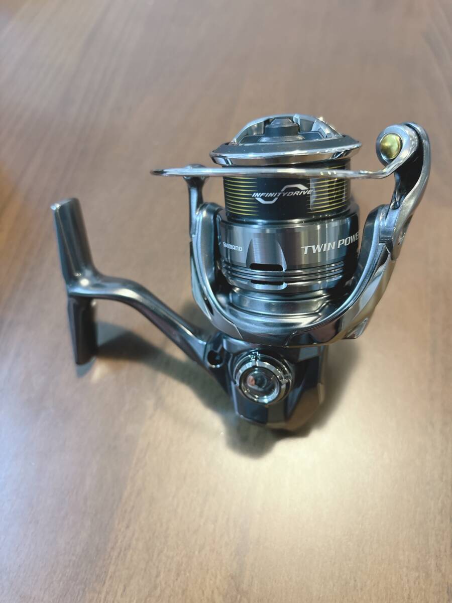 Yahoo!オークション - 未使用品 シマノ 24 ツインパワー C2000S SHIMAN...