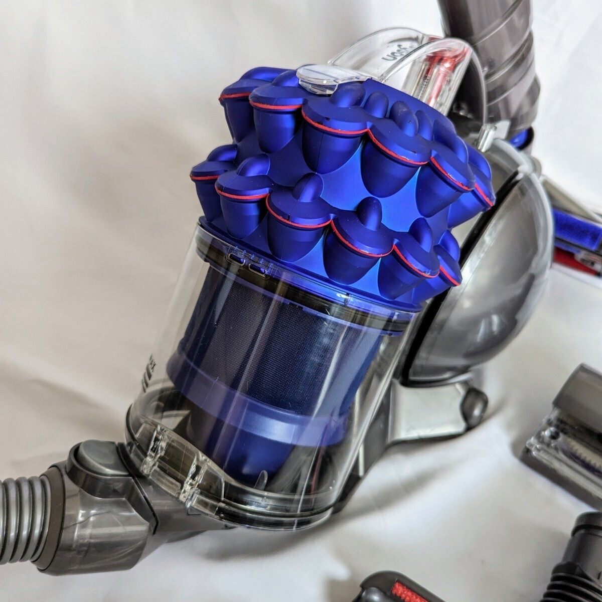 中古品】ダイソン サイクロン式掃除機 DysonBallFluffy ブルー 中古品】ダイソン サイクロン式掃除機 DysonBallFluffy ブルー
