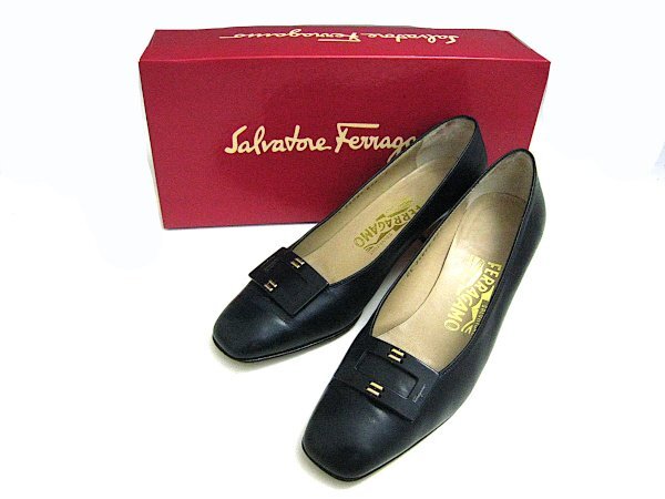 Yahoo!オークション - 7C サルヴァトーレフェラガモ パンプス ネイビ...